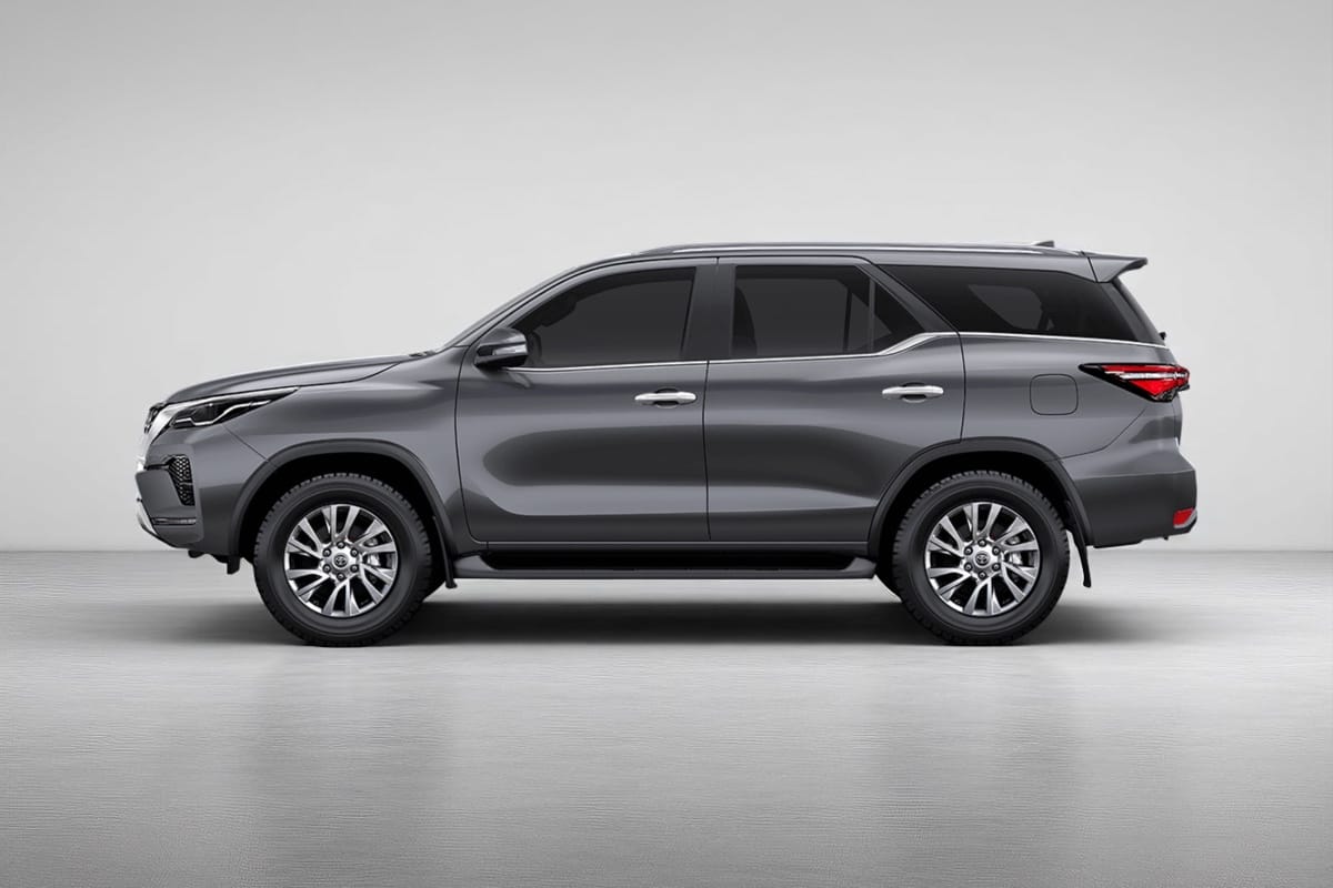Toyota Fortuner Sparkling Black Crystal Shine – Check Sparkling Black ...